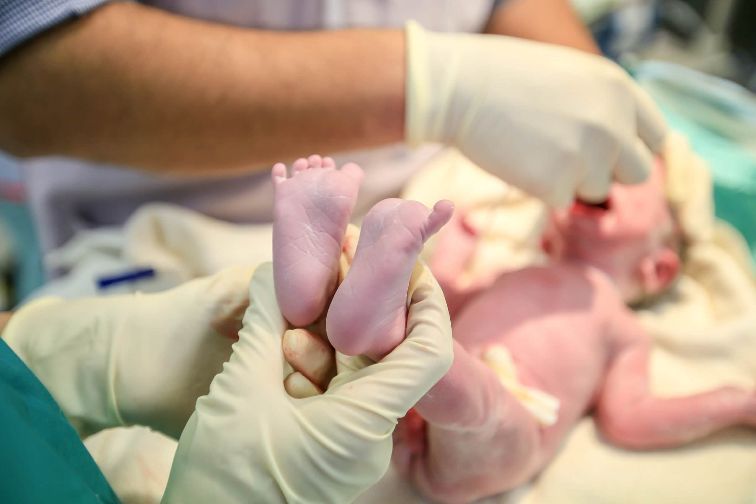 7 claves para la infusión de múltiples soluciones IV en neonatos